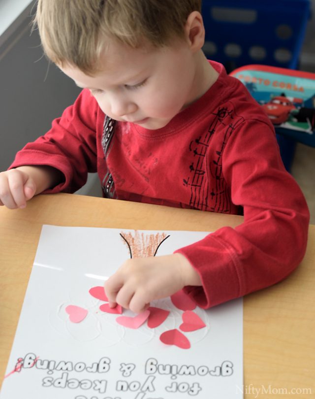 Heart Tree Craft for Kids {Valentine’s Day} – Nifty Mom