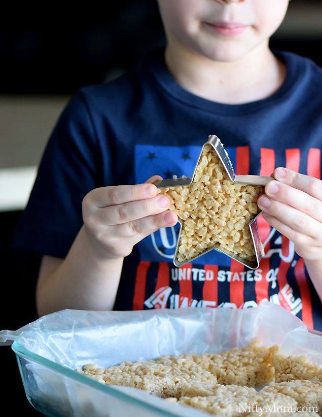 Easy Patriotic Rice Krispies Treats – Nifty Mom
