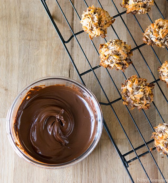 Easy Chocolate-Coconut Macaroons Recipe – Nifty Mom