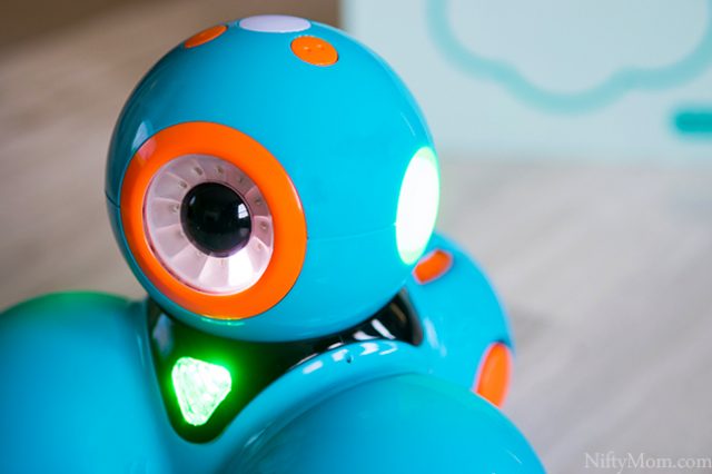 Meet Dash – Our Kids’ First Robot – Nifty Mom