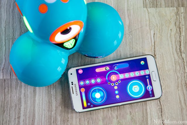 Meet Dash – Our Kids’ First Robot – Nifty Mom