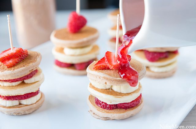 Banana & Berries Mini Pancake Stacks – Nifty Mom