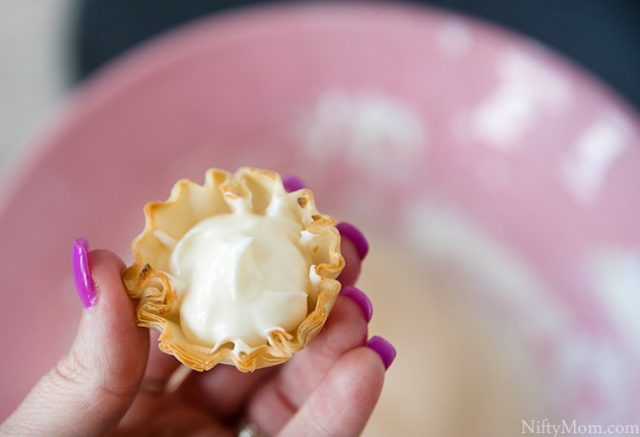 Easy Chocolate Drizzled Phyllo Fruit Cups – Nifty Mom