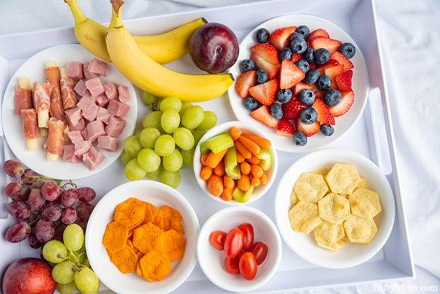 Easy Snack Tray for the Family: Snacking with RITZ – Nifty Mom